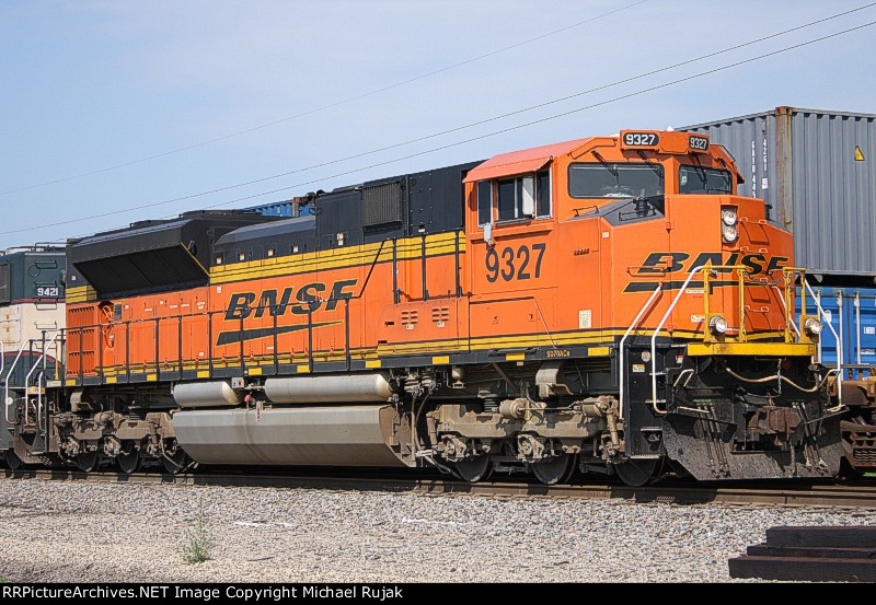 BNSF 9327